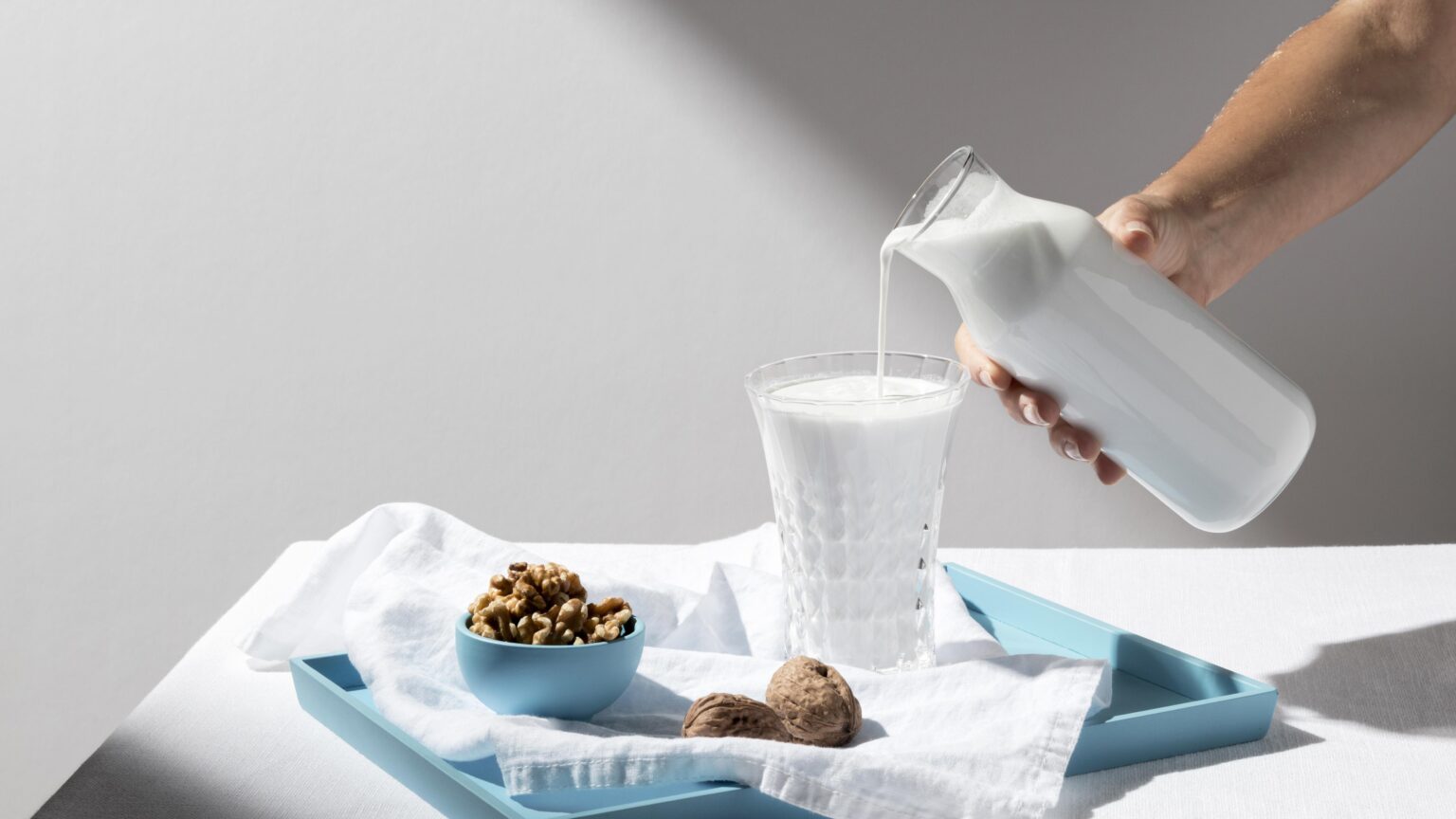 What is Toned Milk: Composition and Benefits | Baani Milk